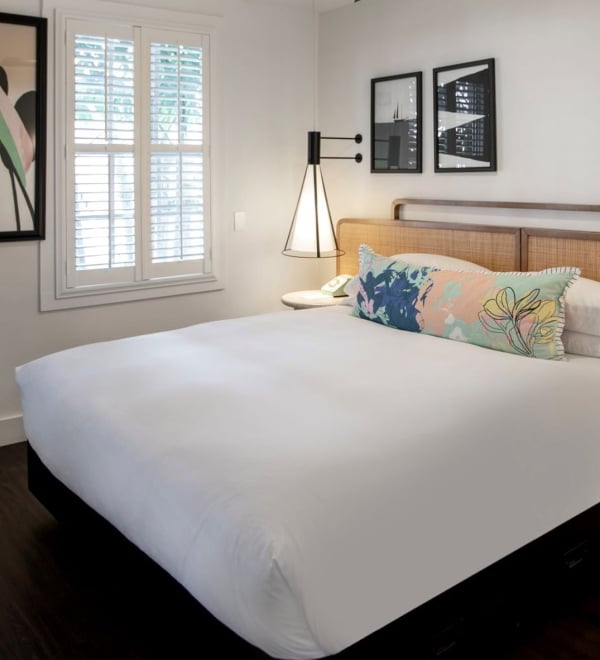 Lighthouse Hotel Accommodation | Key West Historic Inns